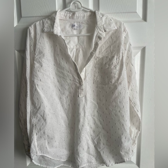 GAP | Tops | Gap Whitesilver Half Button Down | Poshmark